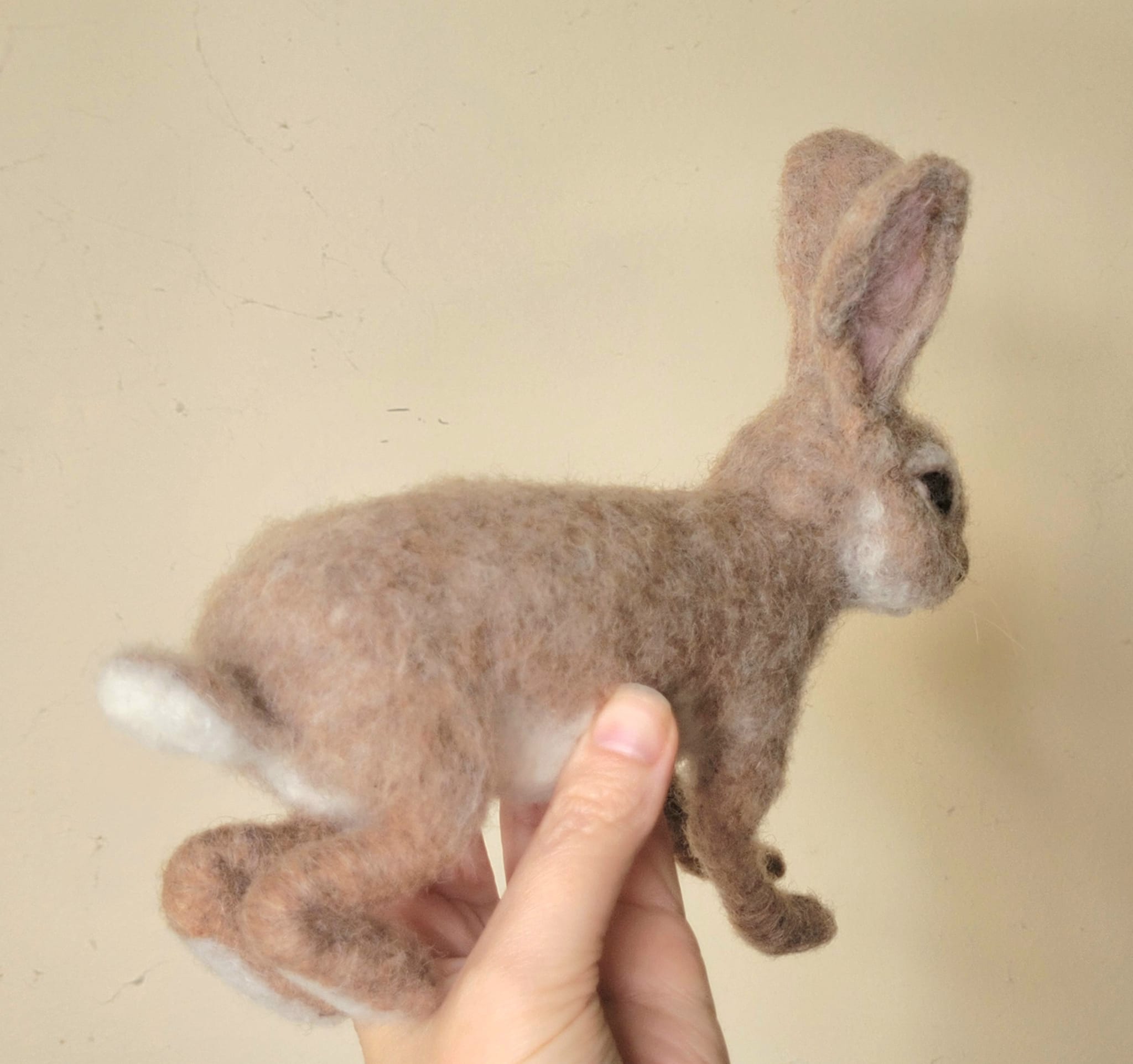 How to make a REALISTIC NEEDLE FELTED BUNNY | Fit to be loved