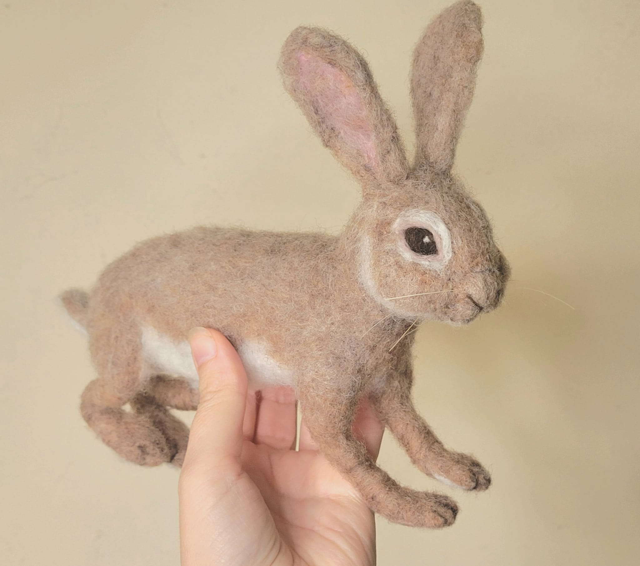 How to make a REALISTIC NEEDLE FELTED BUNNY | Fit to be loved